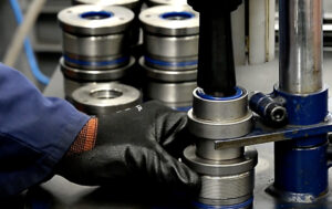 OEM Solutions Hydraulic cylinders and oleodynamic components – AMA